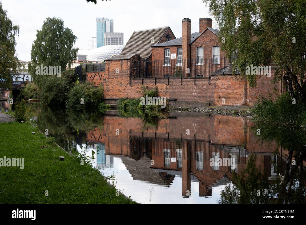 The Digbeth Branch Canal, Birmingham, UK Stock Photo - Alamy