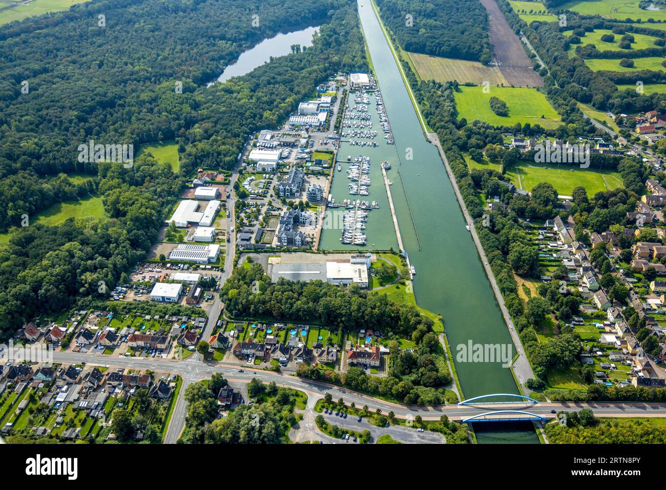 Marina runthe yachthafen in bergkamen hi-res stock photography and ...