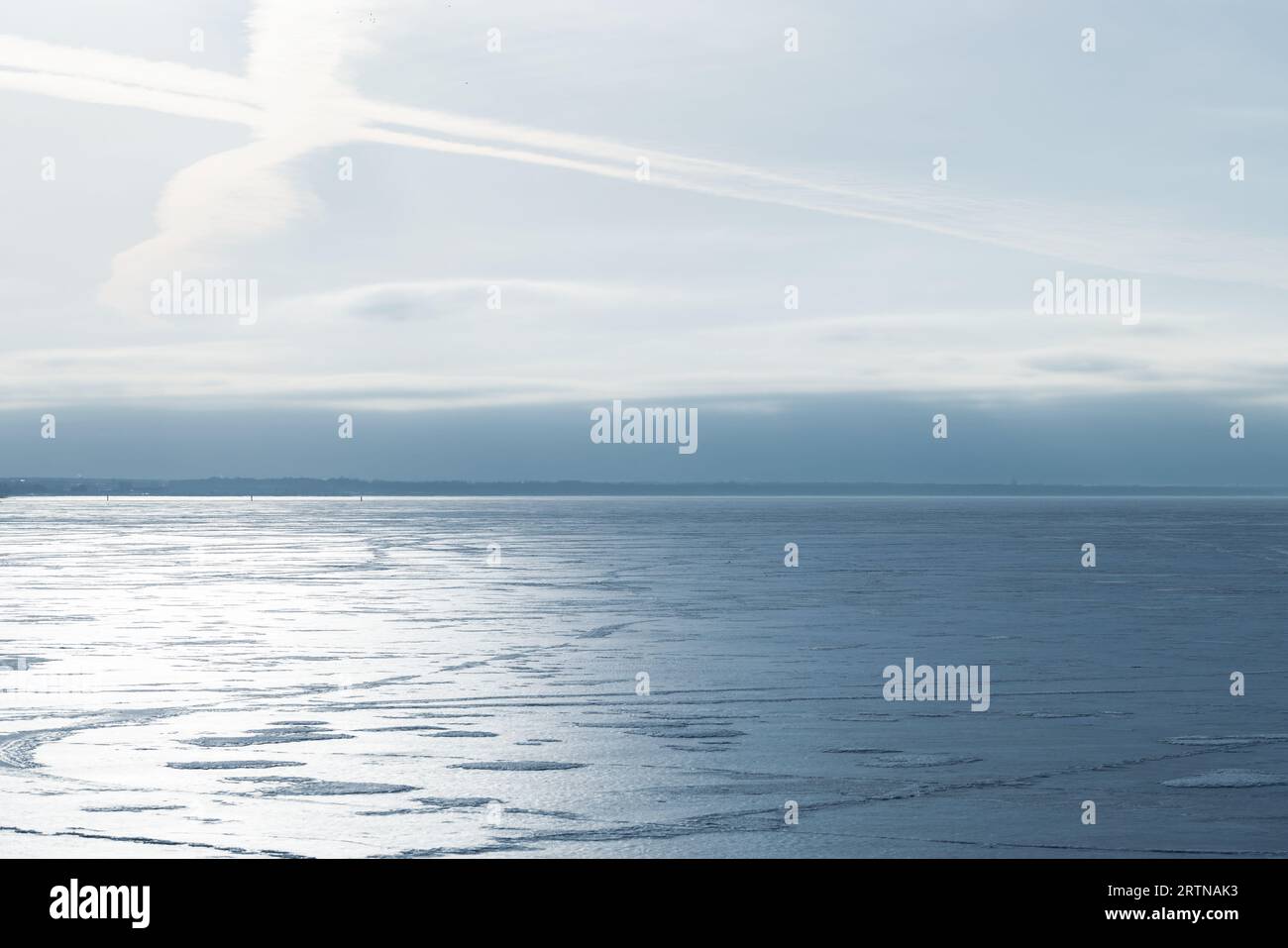 Empty landscape winter sunlight hi-res stock photography and images - Alamy