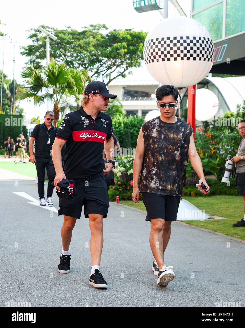 BOTTAS Valtteri (fin), Alfa Romeo F1 Team Stake C43, ZHOU Guanyu (chi), Alfa Romeo F1 Team Stake ...