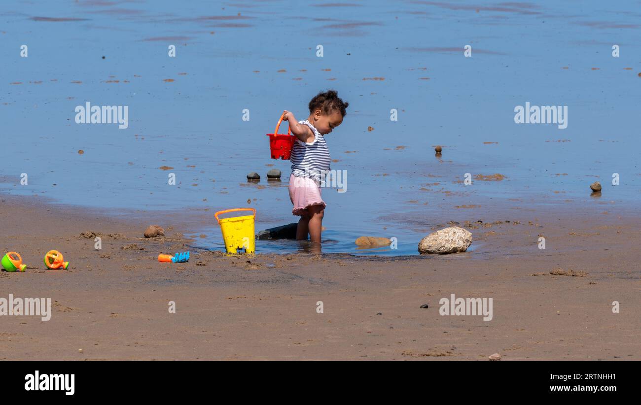 Kids beach activities hi-res stock photography and images - Alamy