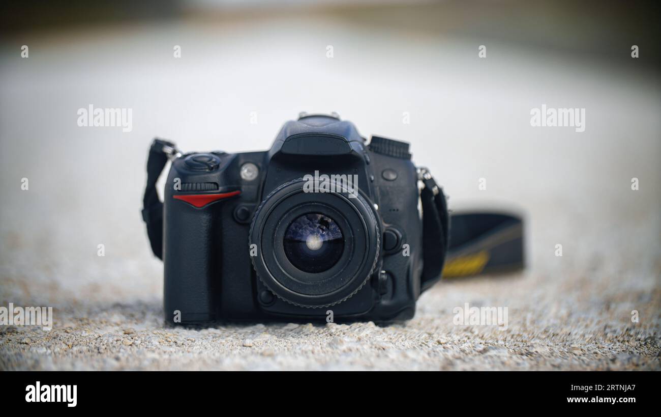 Dslr broken camera hi-res stock photography and images - Alamy