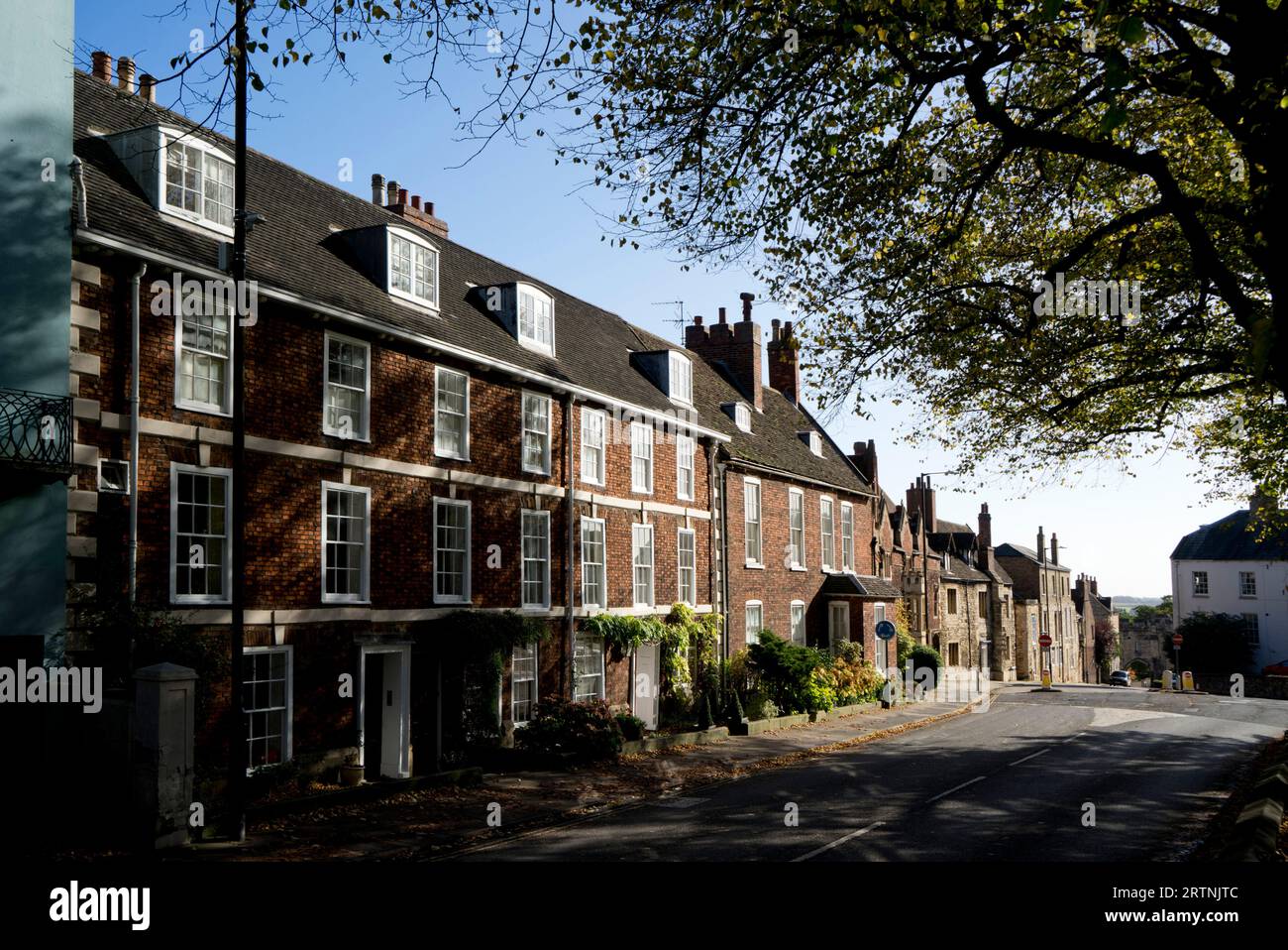 Street surrounding Lincoln Cathedral, Priory Gate, Lincoln, UK Stock ...