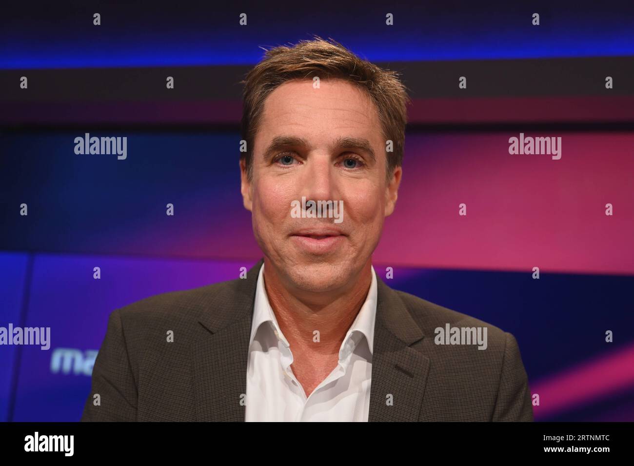 Der Journalist Markus Feldenkirchen, Spiegel-Autor zu Gast in der ARD ...