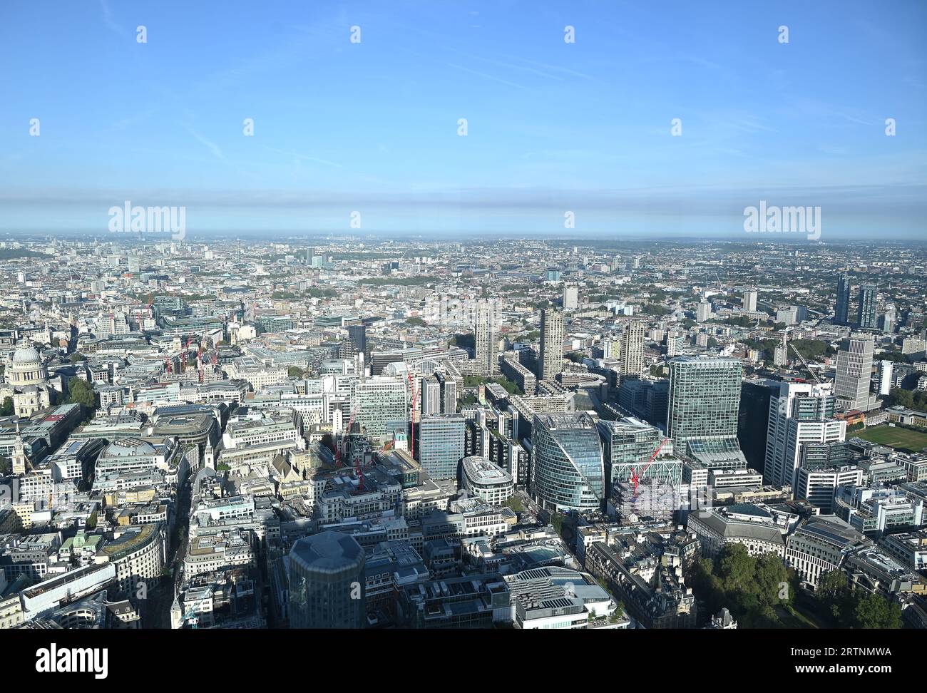 Londons highest public viewing gallery hi-res stock photography and ...