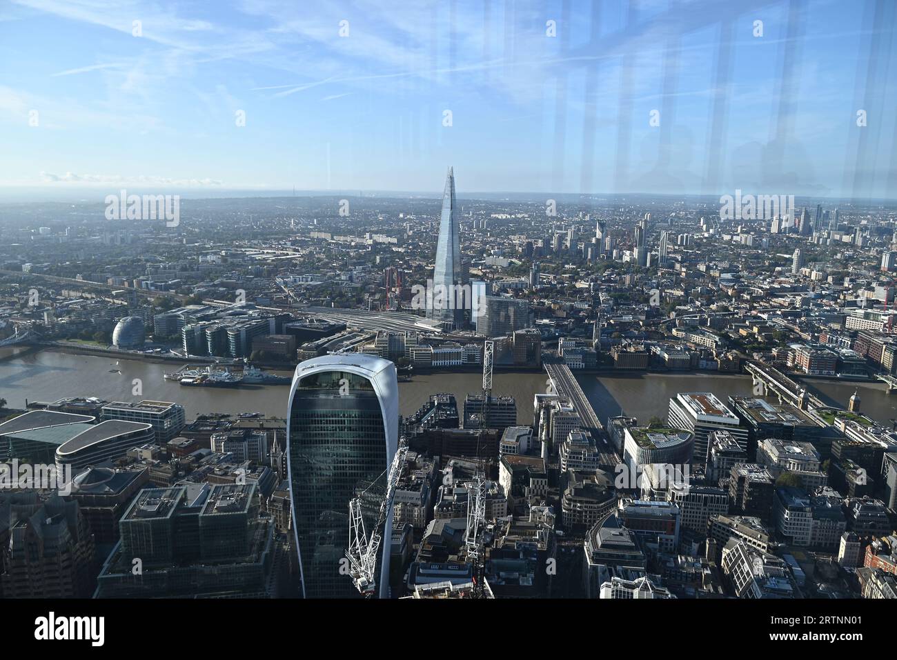Londons highest public viewing gallery hi-res stock photography and ...