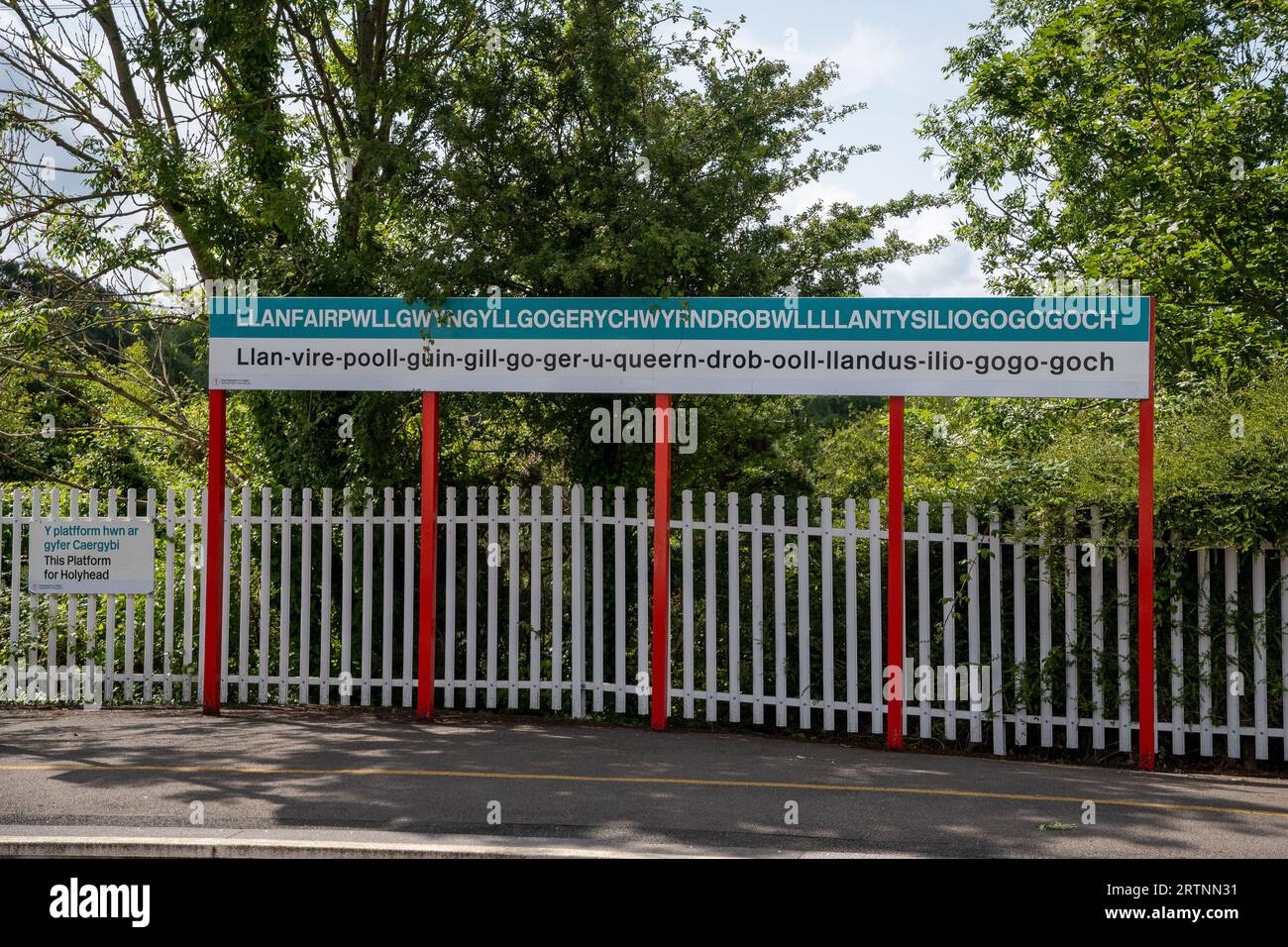 Llanfairpwllgwyngyll hi-res stock photography and images - Alamy