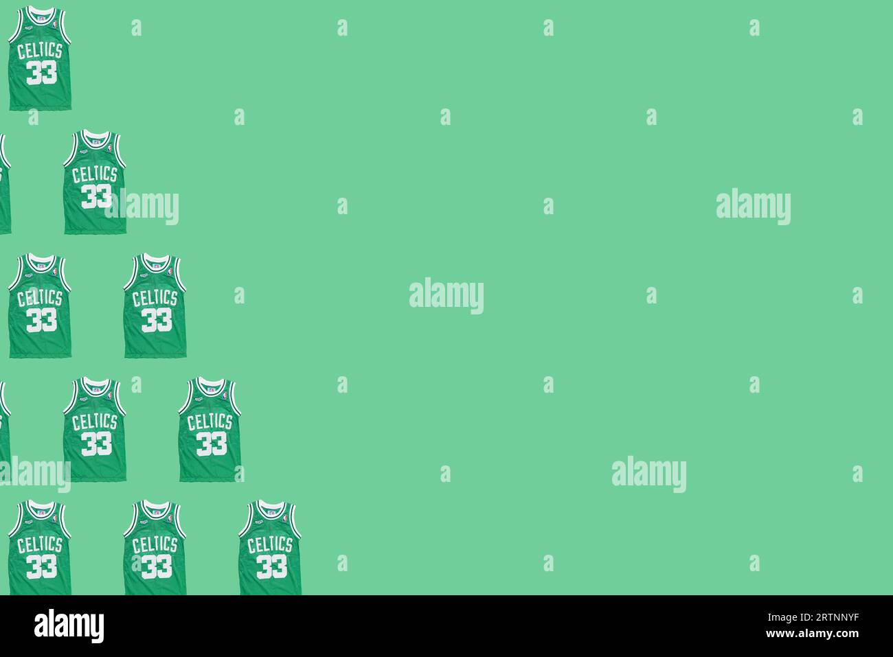 Larry bird number 33 hi-res stock photography and images - Alamy