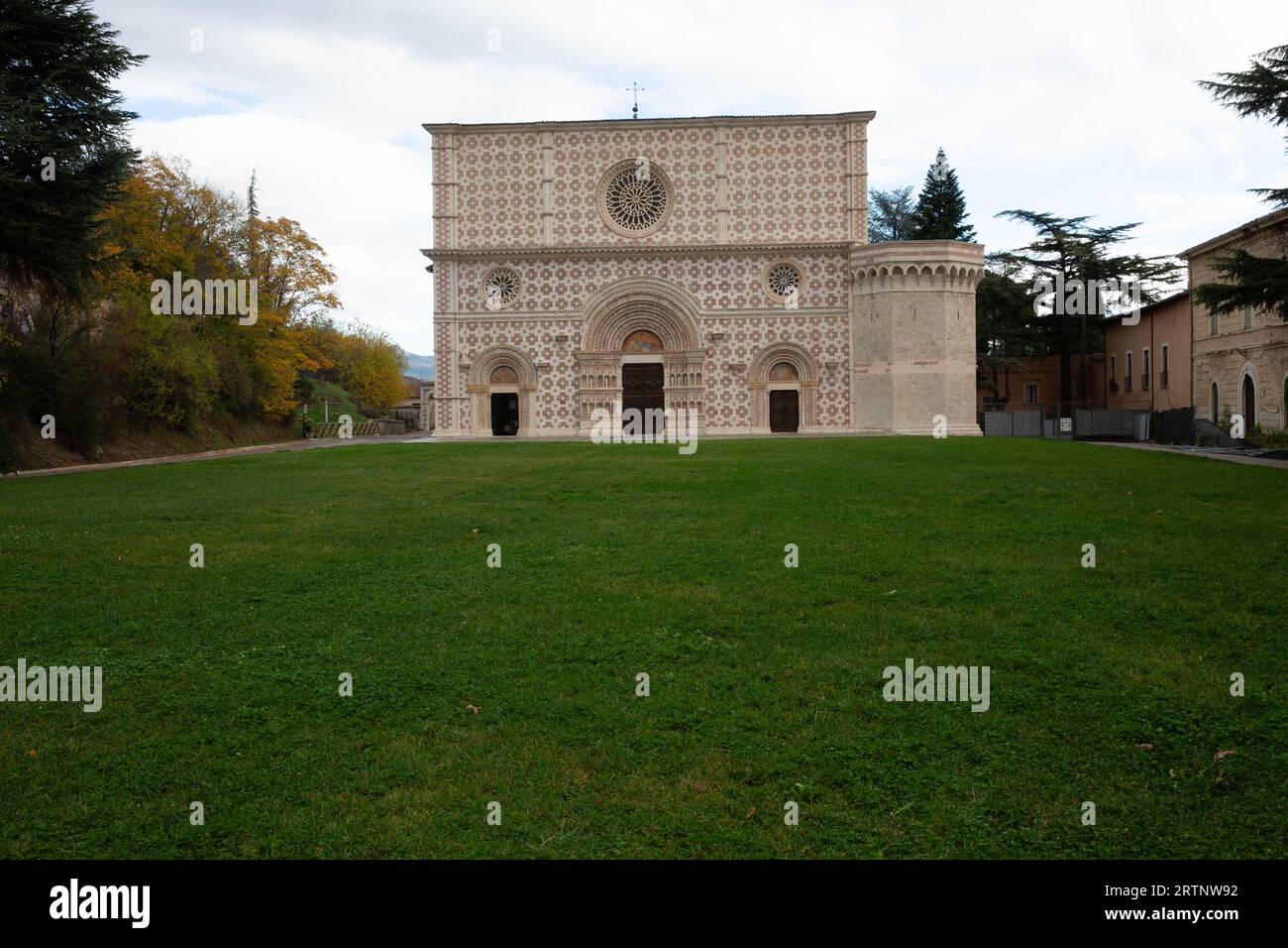 L'aquila religion church hi-res stock photography and images - Alamy