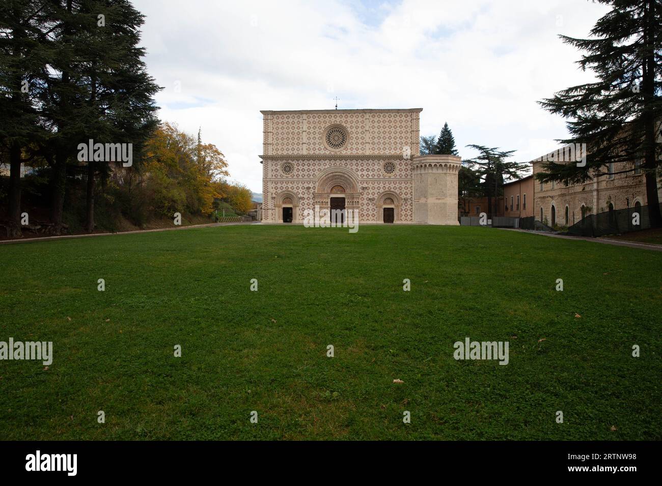 L'aquila religion church hi-res stock photography and images - Alamy