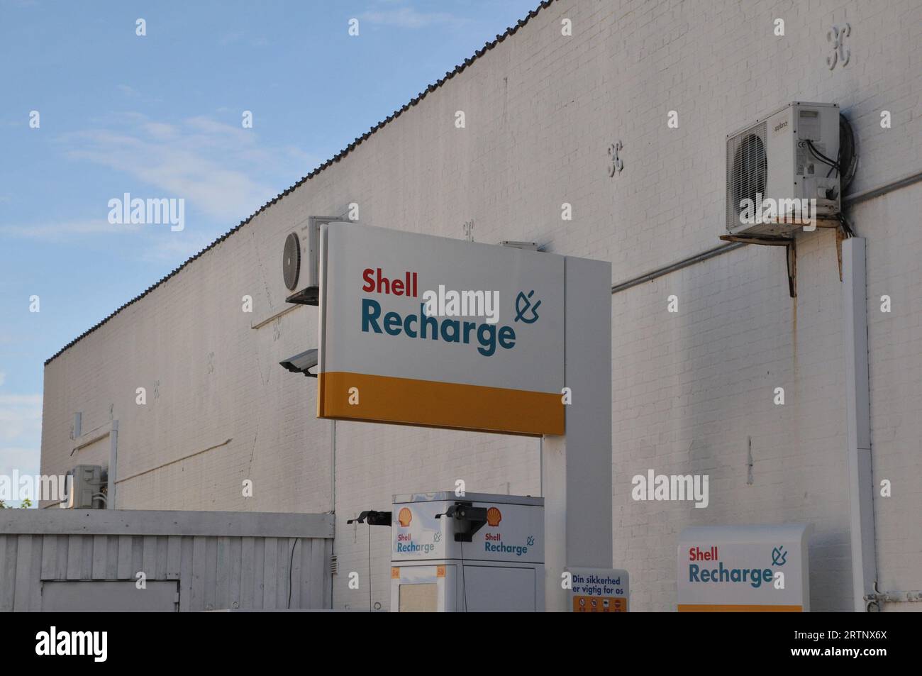 Kastrup/Copenhagen/Denmark/14 September 2023/.Shell petrol station and ...