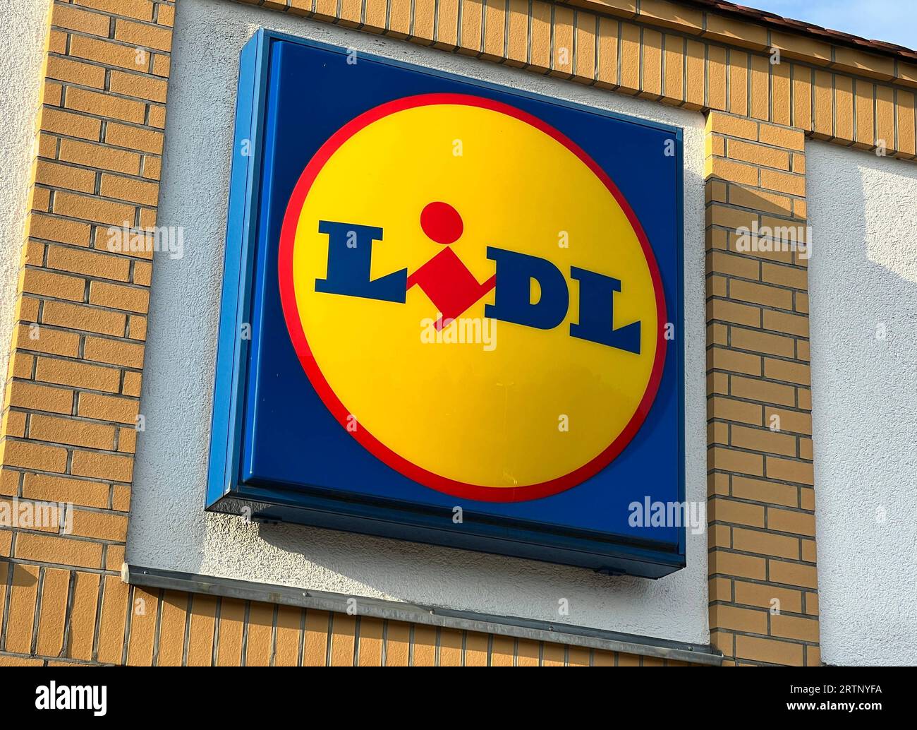 Lidl einkaufsladen hi-res stock photography and images - Alamy