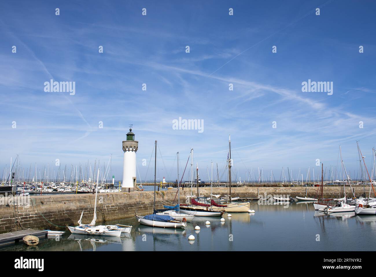 Harbour water sea ocean hi-res stock photography and images - Alamy