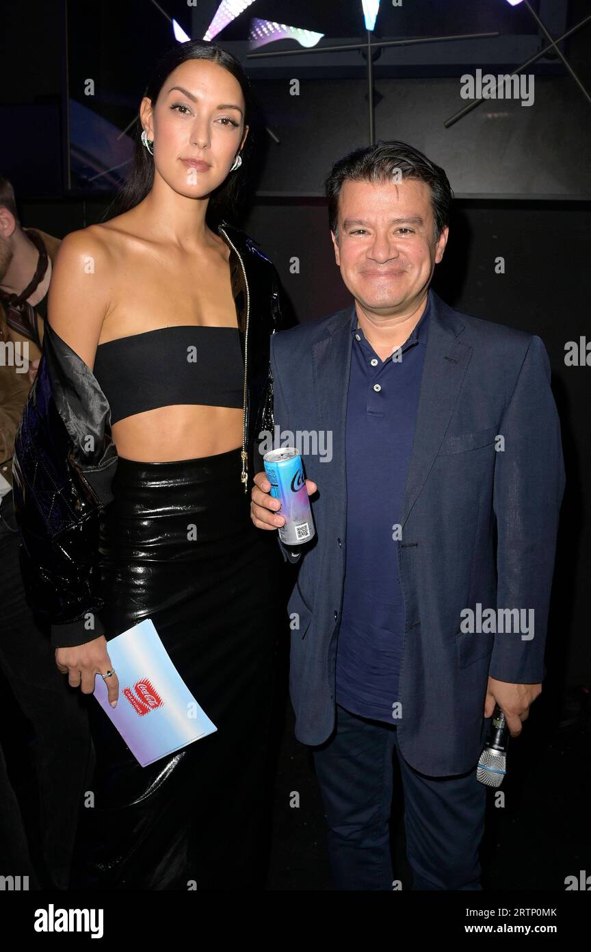 Rebecca Mir und Javier Meza beim Launch-Event der von KI entwickelten limitierten Coke 3000 Zero ...