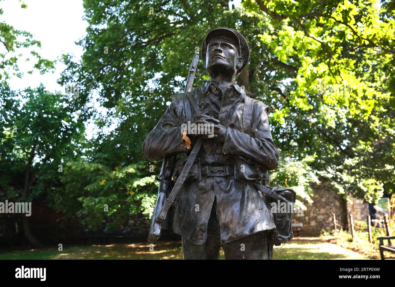 Memorial statue to the Buffs (Royal East Kent Regiment) depicting a ...