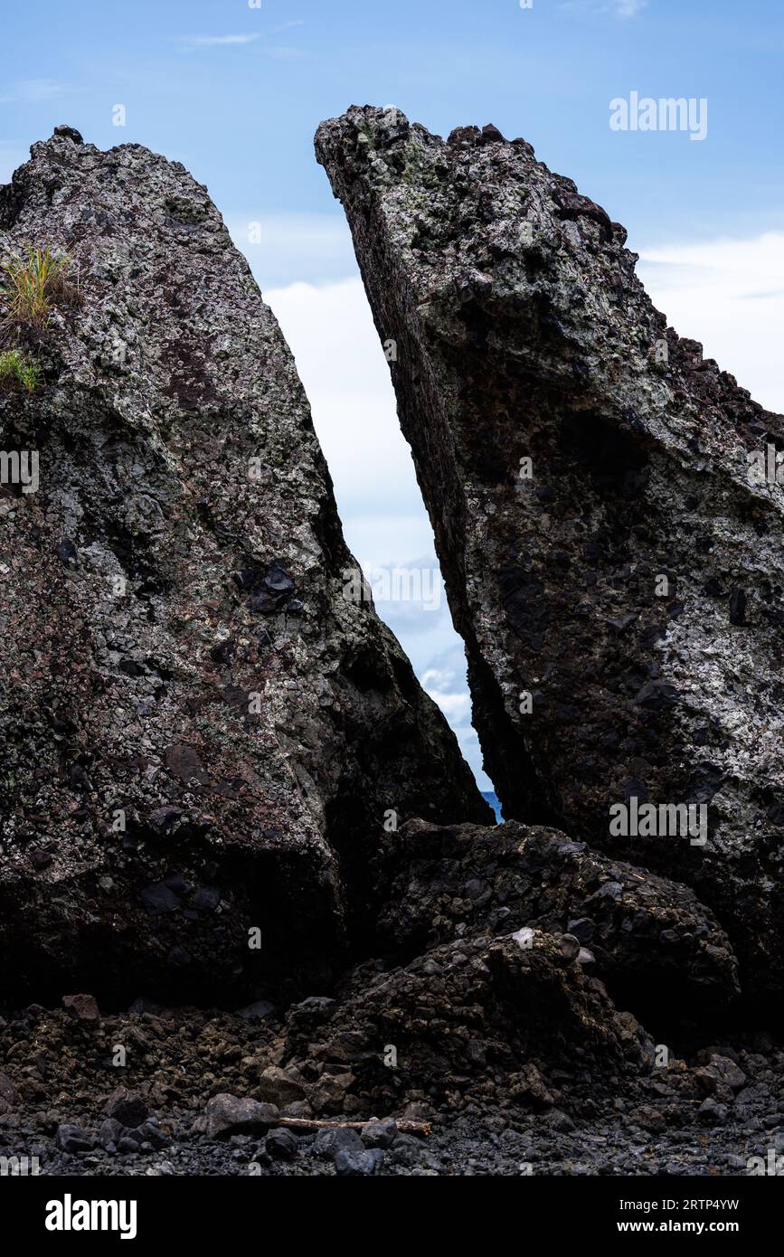 split rock formation in fiji Stock Photo - Alamy