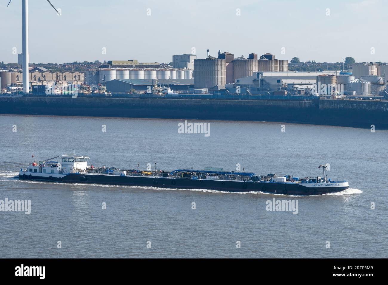 The inland tanker Mersey Endurance on the River Mersey on the outskirts ...