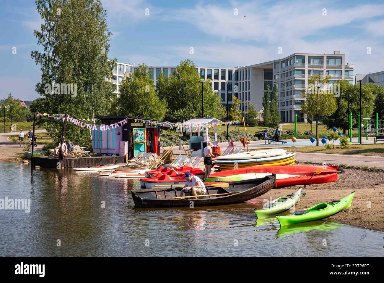 Kayak, boat and SUP-board rental at Töölönlahti Bay beach in Helsinki ...