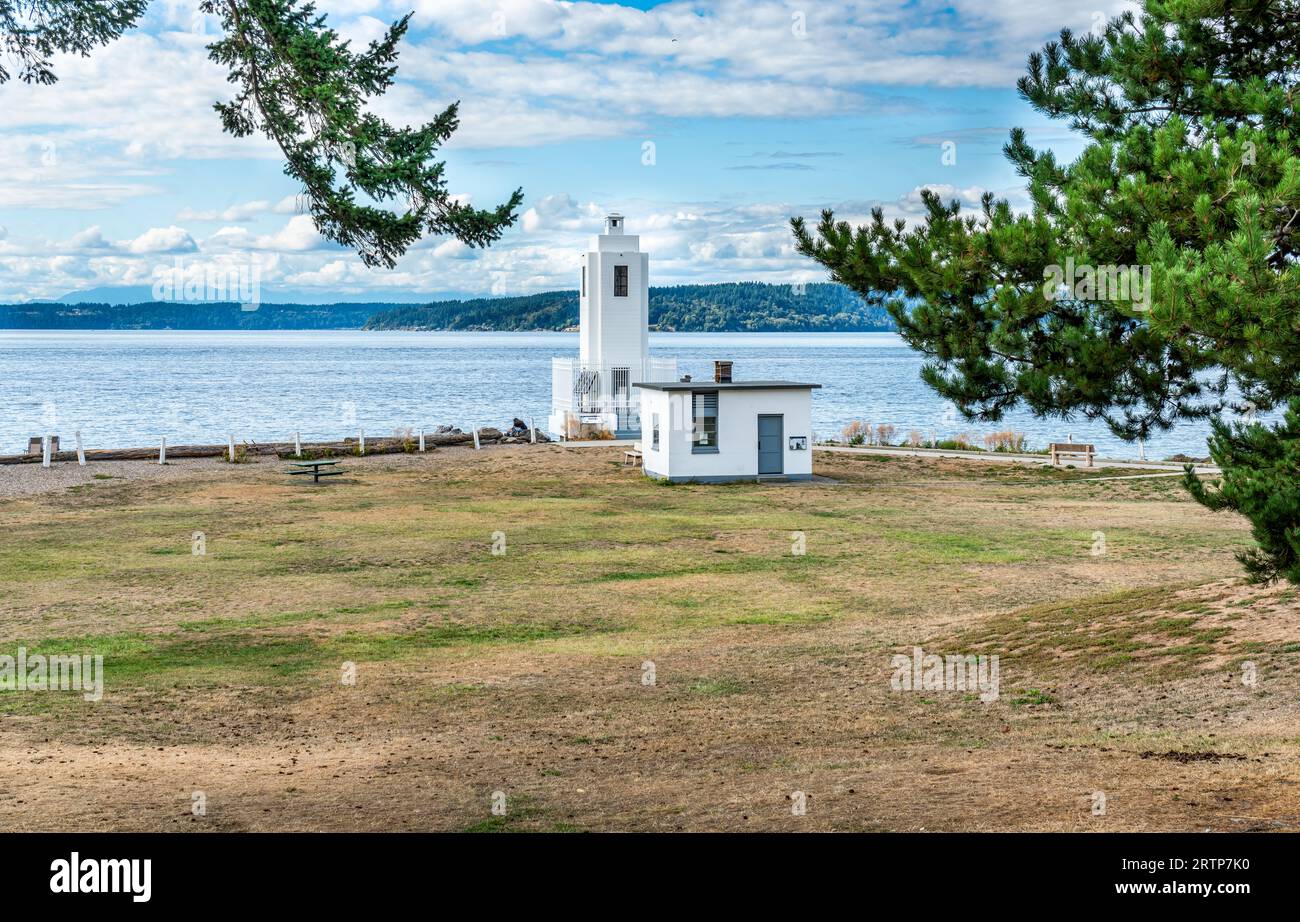 A view of the lighthouse at Brown's Point, Washingon Stock Photo - Alamy