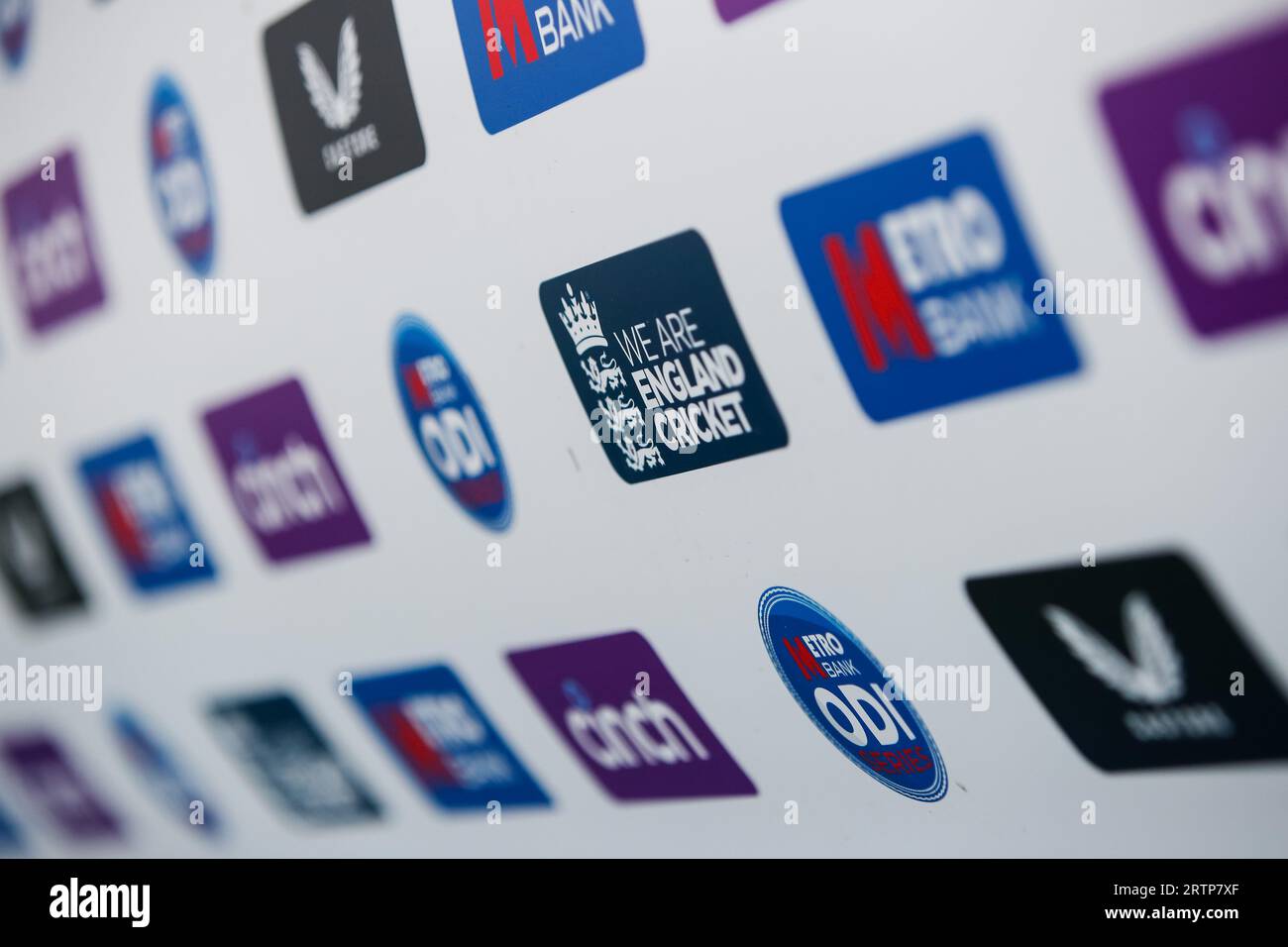 Cricket sponsor hi-res stock photography and images - Alamy