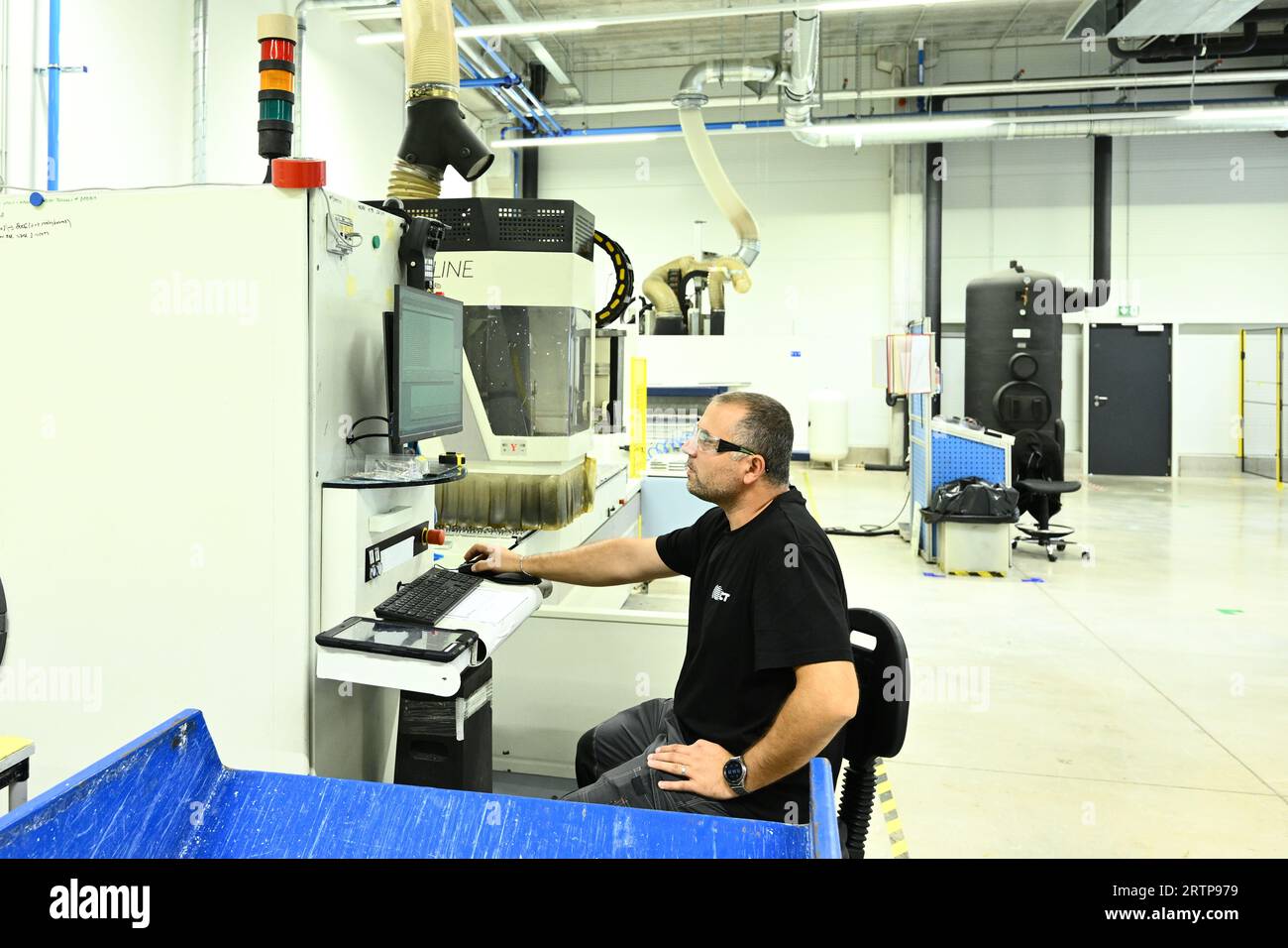 Semiconductor industry us hi-res stock photography and images - Alamy