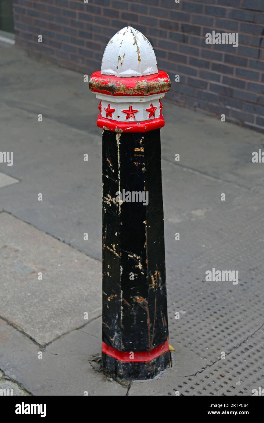 City of london bollard hi-res stock photography and images - Alamy