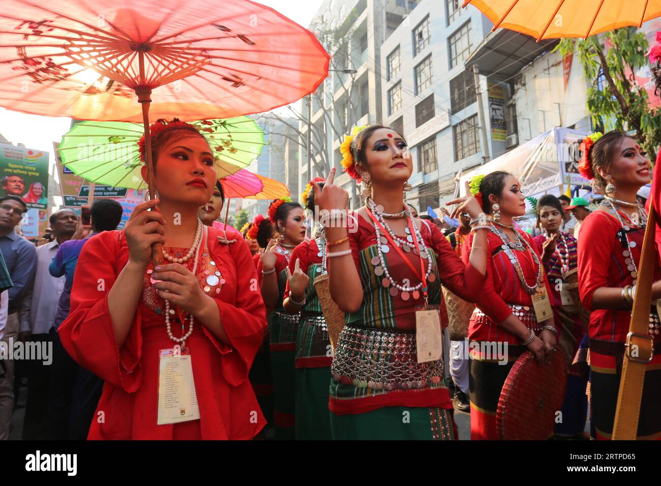 People of all ethnic groups hi-res stock photography and images - Alamy