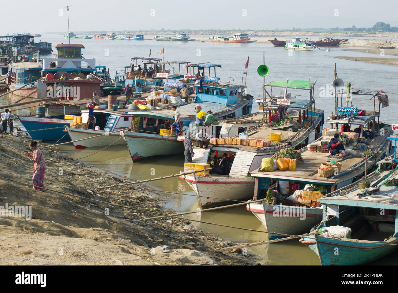 Mandalay river hi-res stock photography and images - Alamy