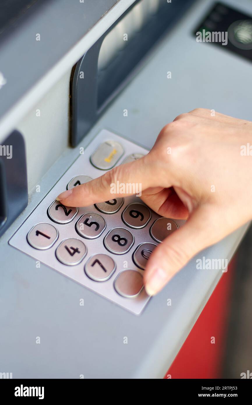 Women with cash in hand hi-res stock photography and images - Alamy