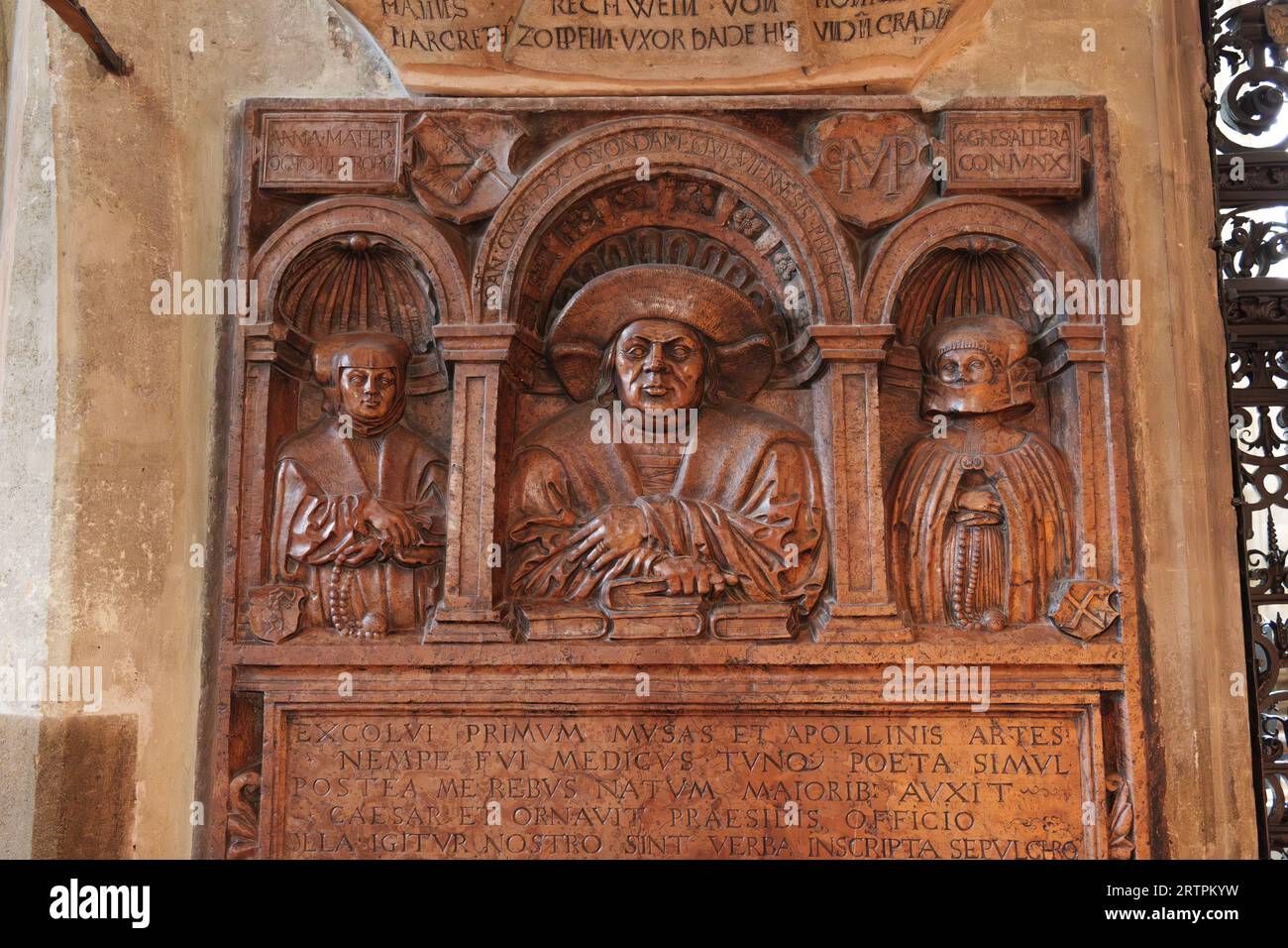 Viennese gothic architecture hi-res stock photography and images - Alamy