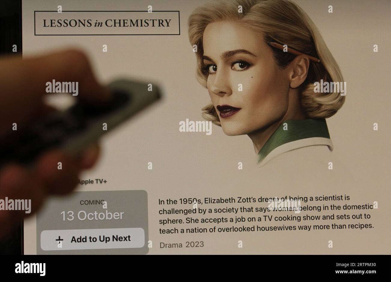 Lessons in chemistry bonnie garmus hi-res stock photography and images ...
