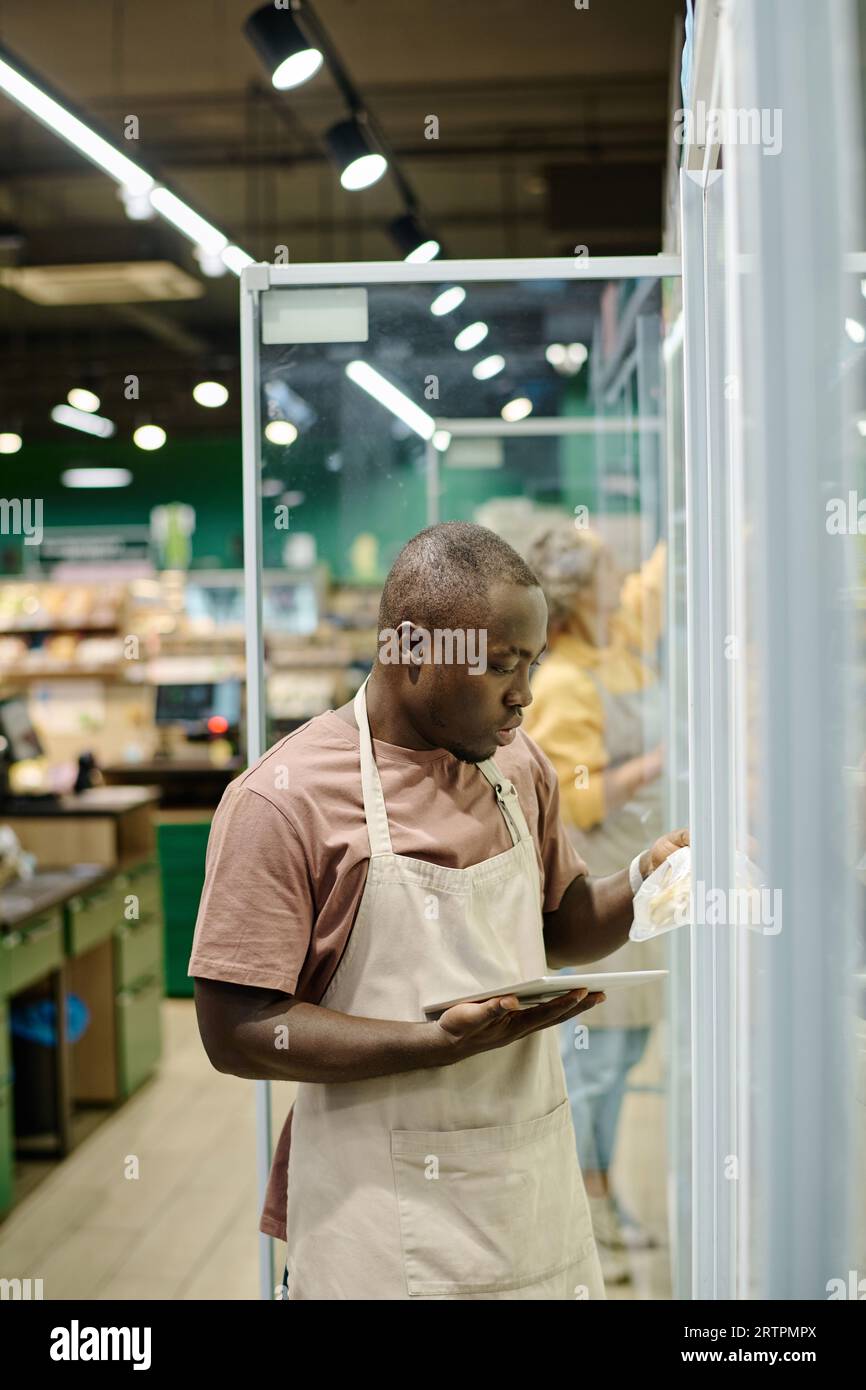 Shelf life hi-res stock photography and images - Alamy