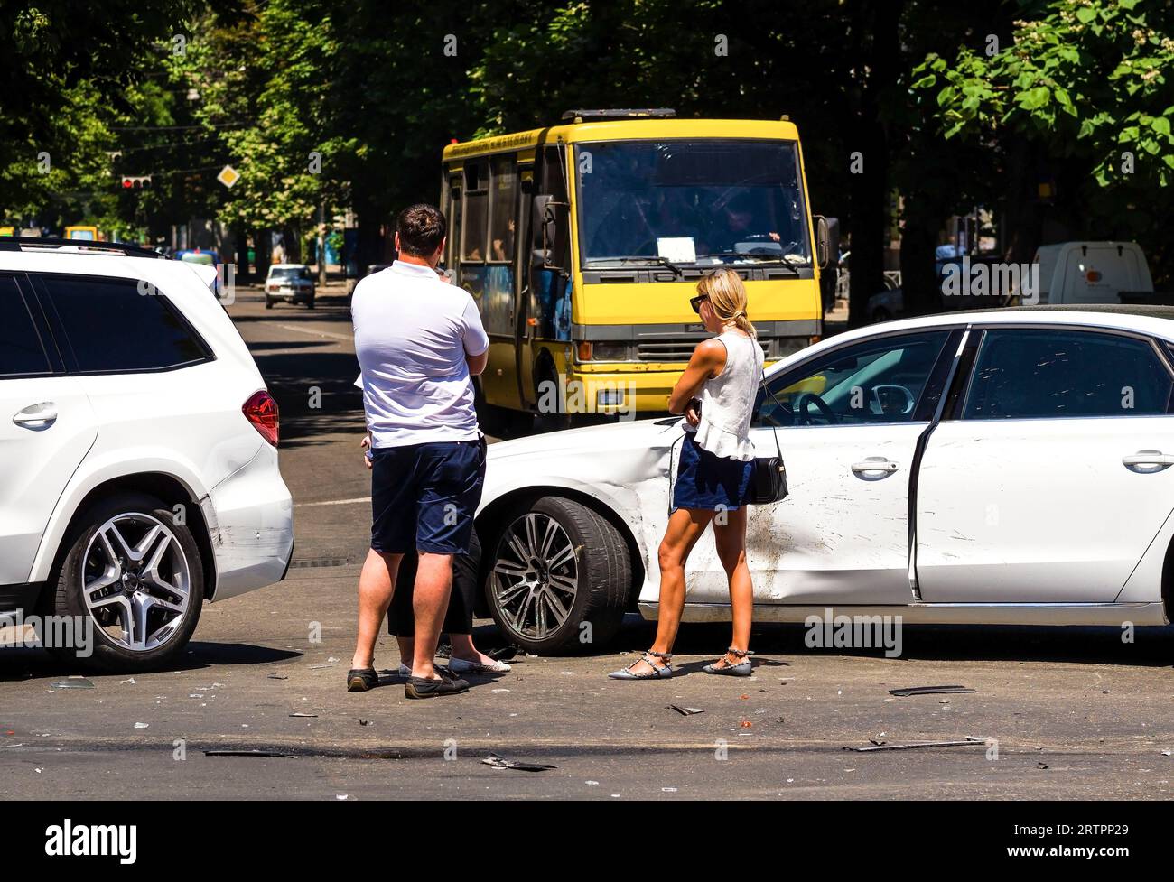 Car accident crash collapse failure hi-res stock photography and images ...