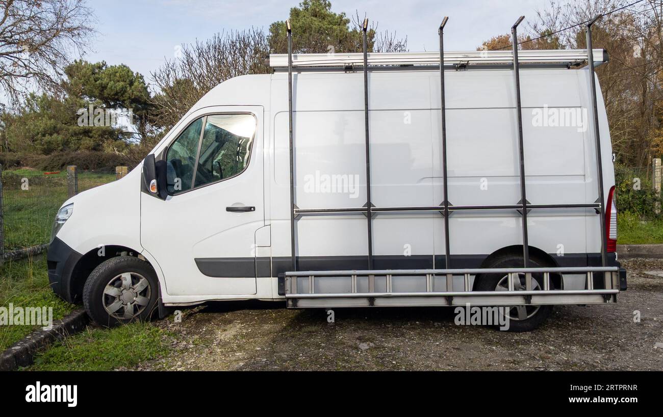 Van with ladder hi-res stock photography and images - Alamy