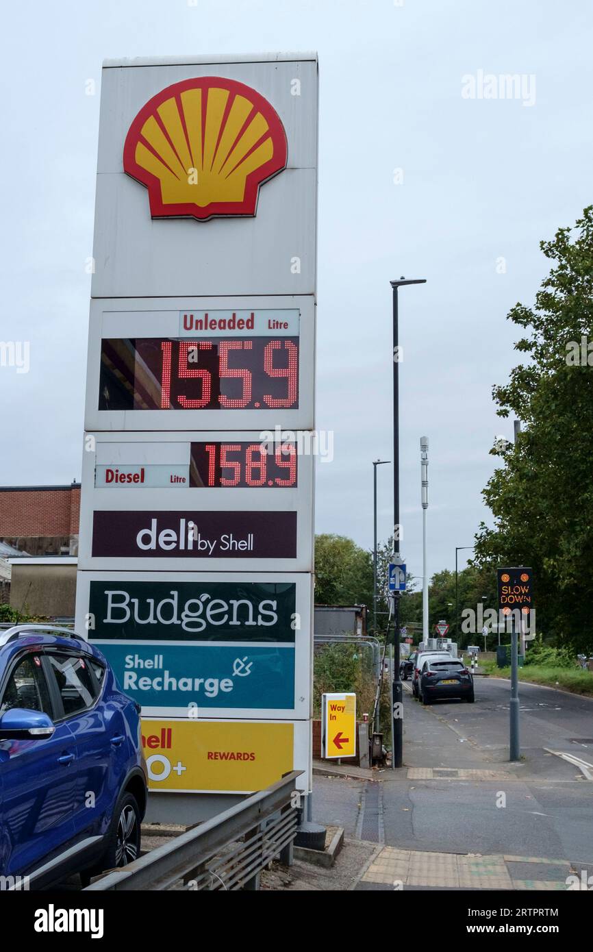 Diesel cars petrol station hi-res stock photography and images - Alamy