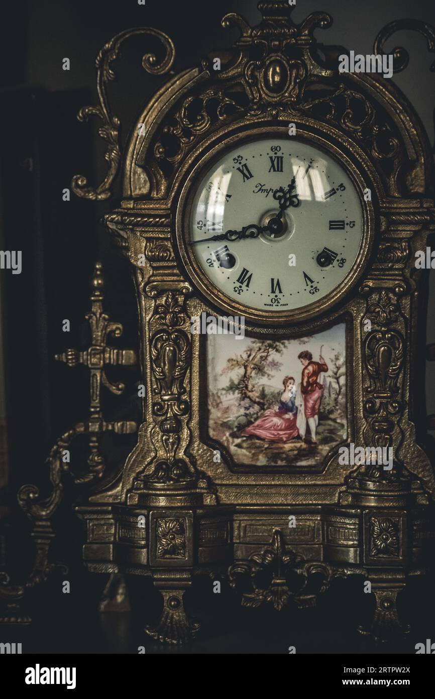 Antique gold clock Stock Photo - Alamy