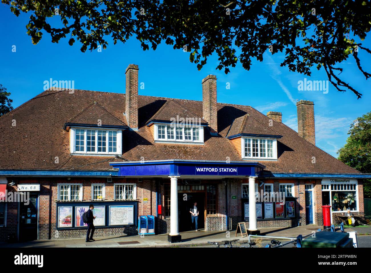 Commuter line station hi-res stock photography and images - Alamy