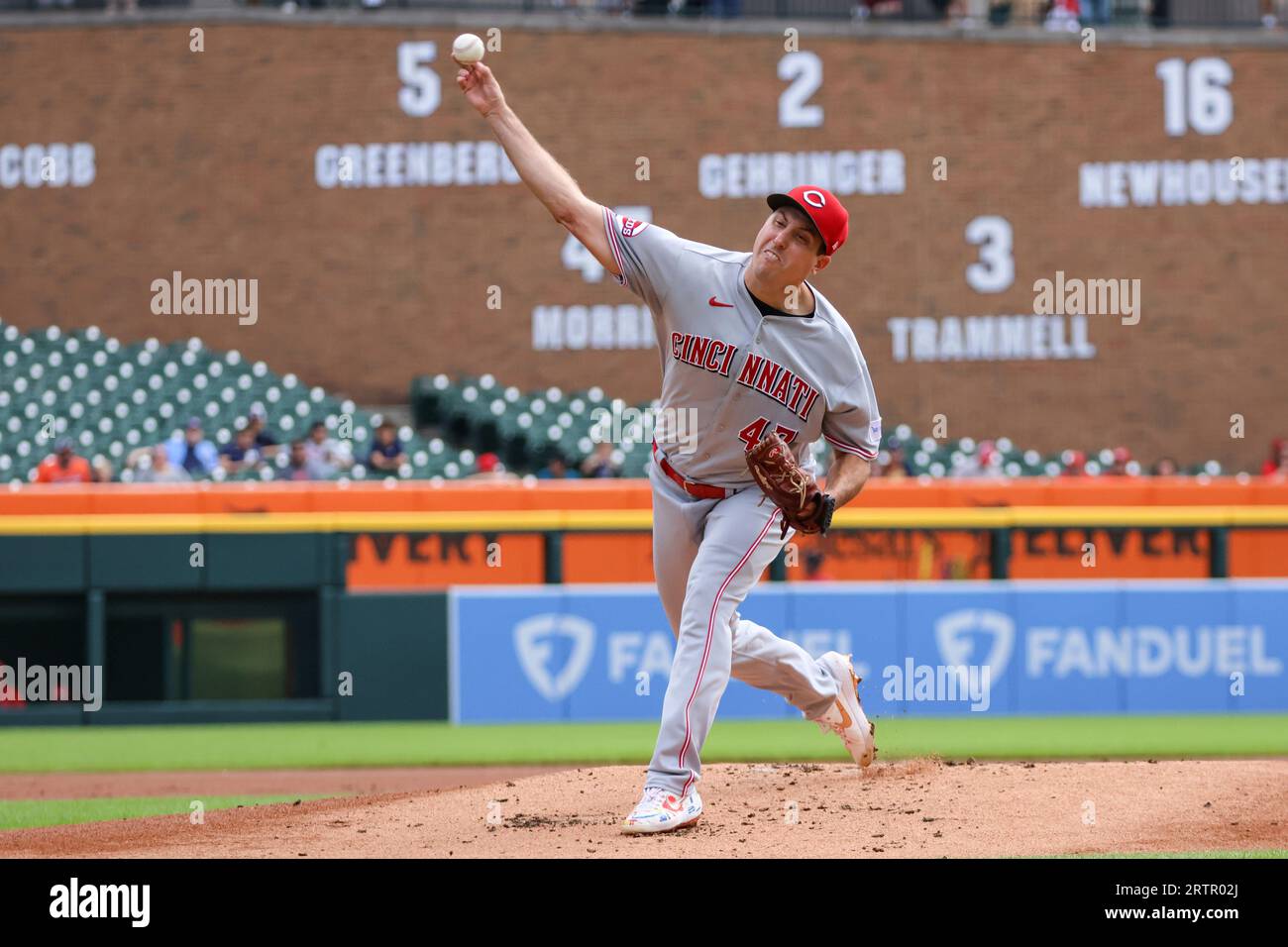 DETROIT, MI - SEPTEMBER 14: Cincinnati Reds starting pitcher Derek Law ...