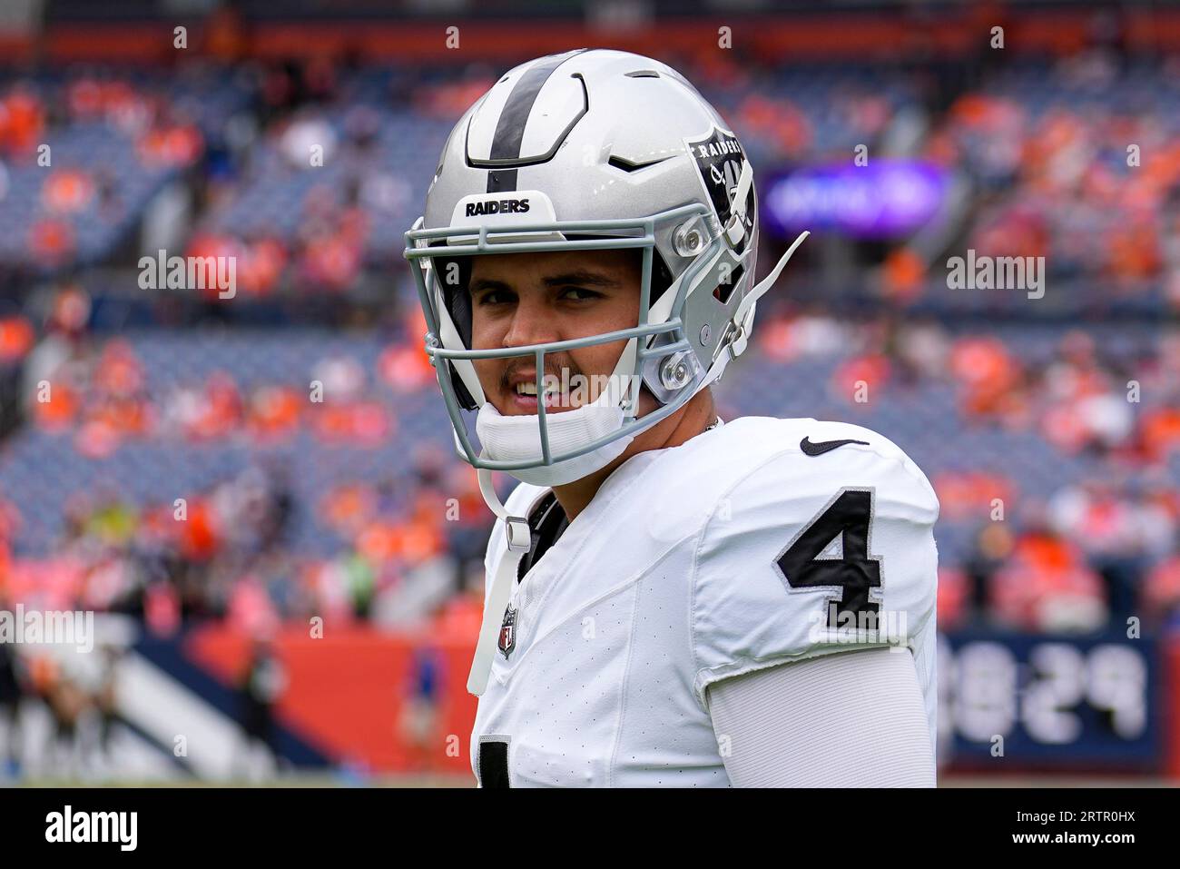 Las Vegas Raiders quarterback Aidan O'Connell warms up during an NFL ...