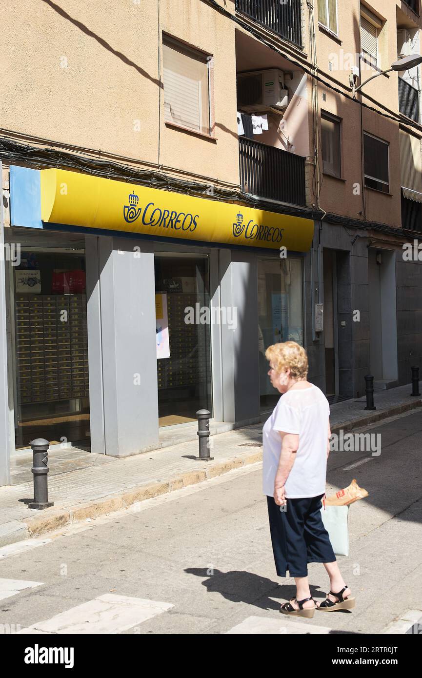 Letter y shipping container logo hi-res stock photography and images ...