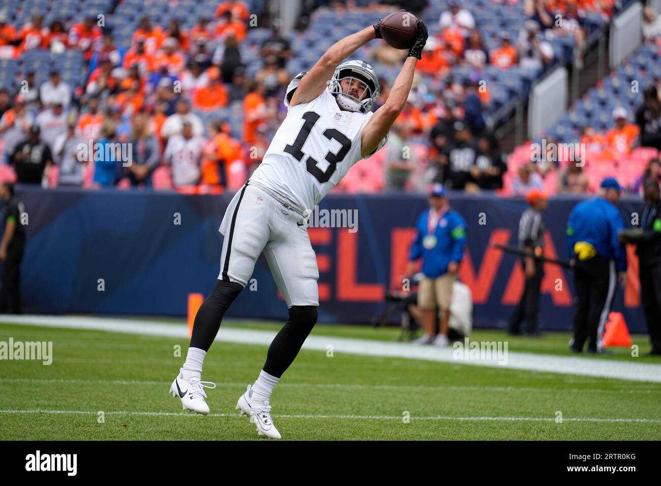 Las Vegas Raiders wide receiver Hunter Renfrow warms up during an NFL ...
