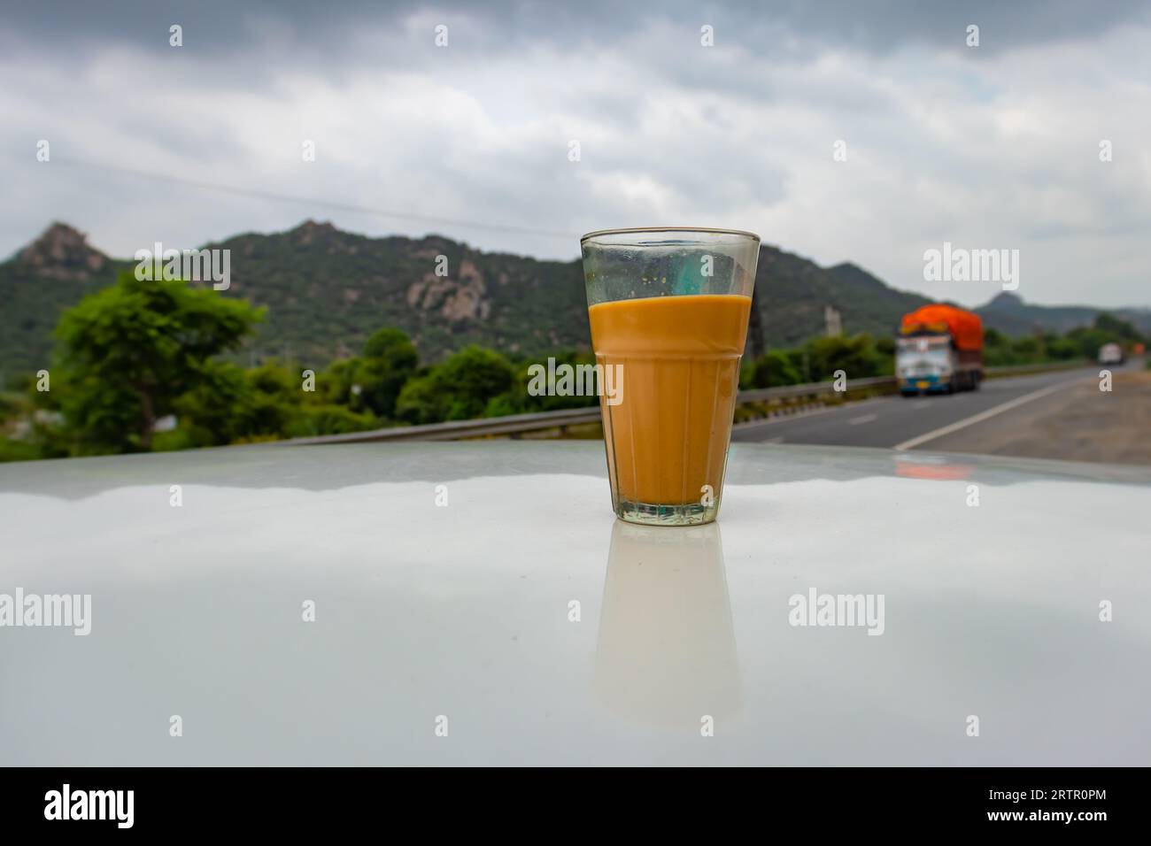 Roadside tea stall hi-res stock photography and images - Alamy