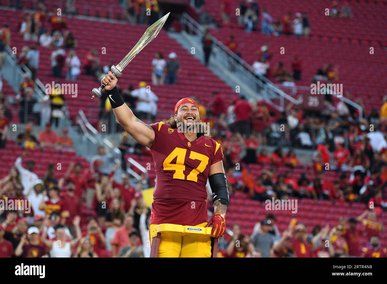 LOS ANGELES, CA - SEPTEMBER 02: USC Trojans defensive lineman Stanley ...