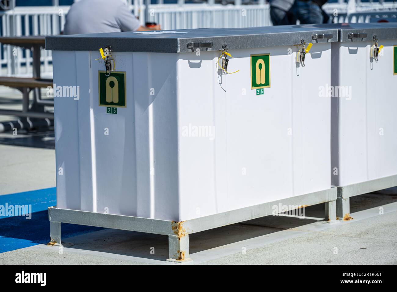 Ship wheel with life vest hi-res stock photography and images - Alamy