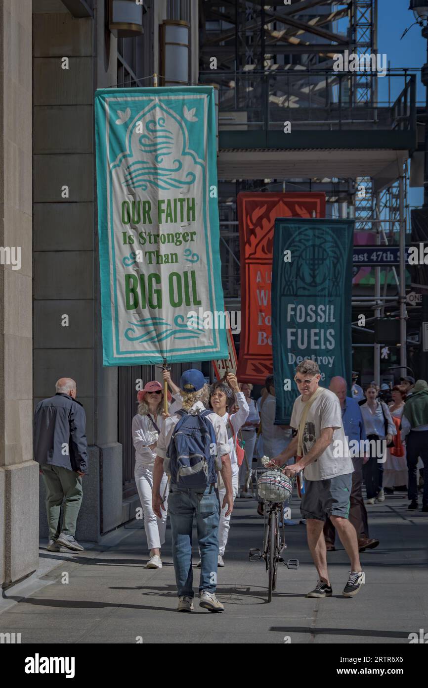 Multi faiths hi-res stock photography and images - Alamy