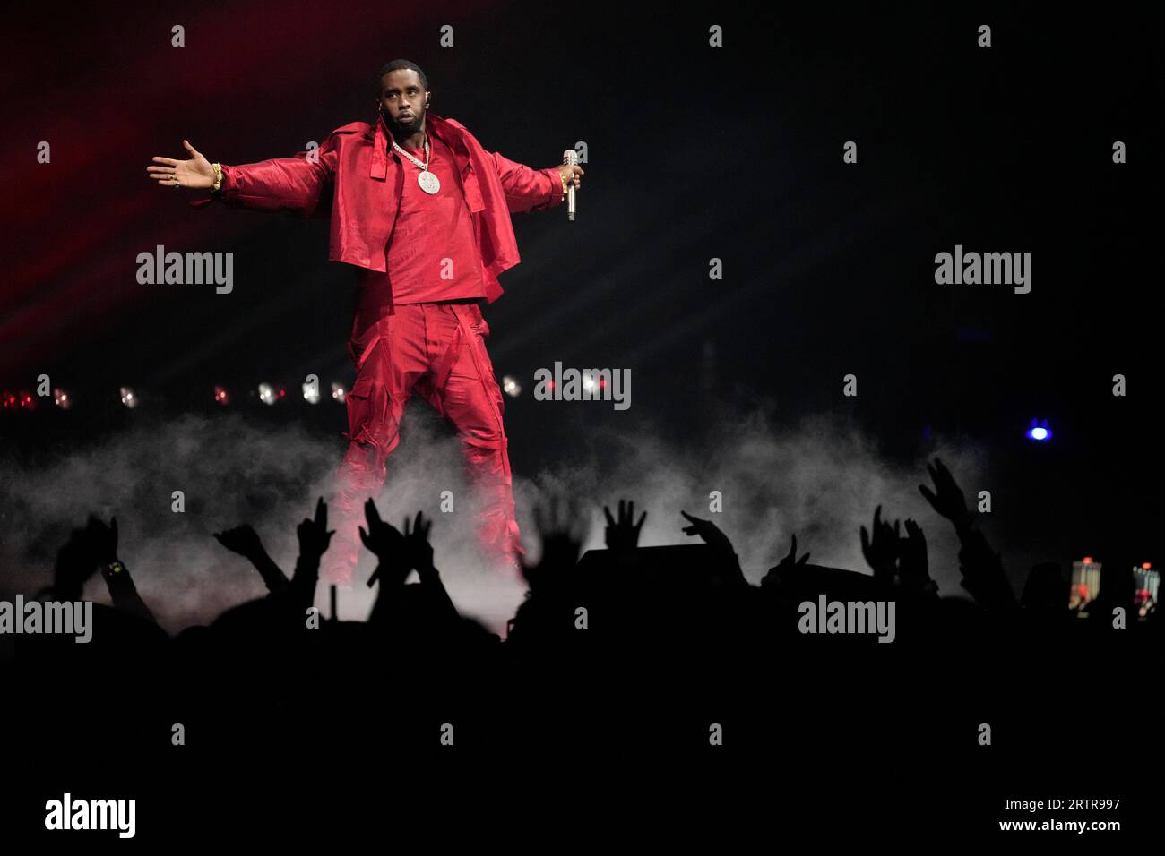 Sean "Diddy" Combs performs during the MTV Video Music Awards on ...