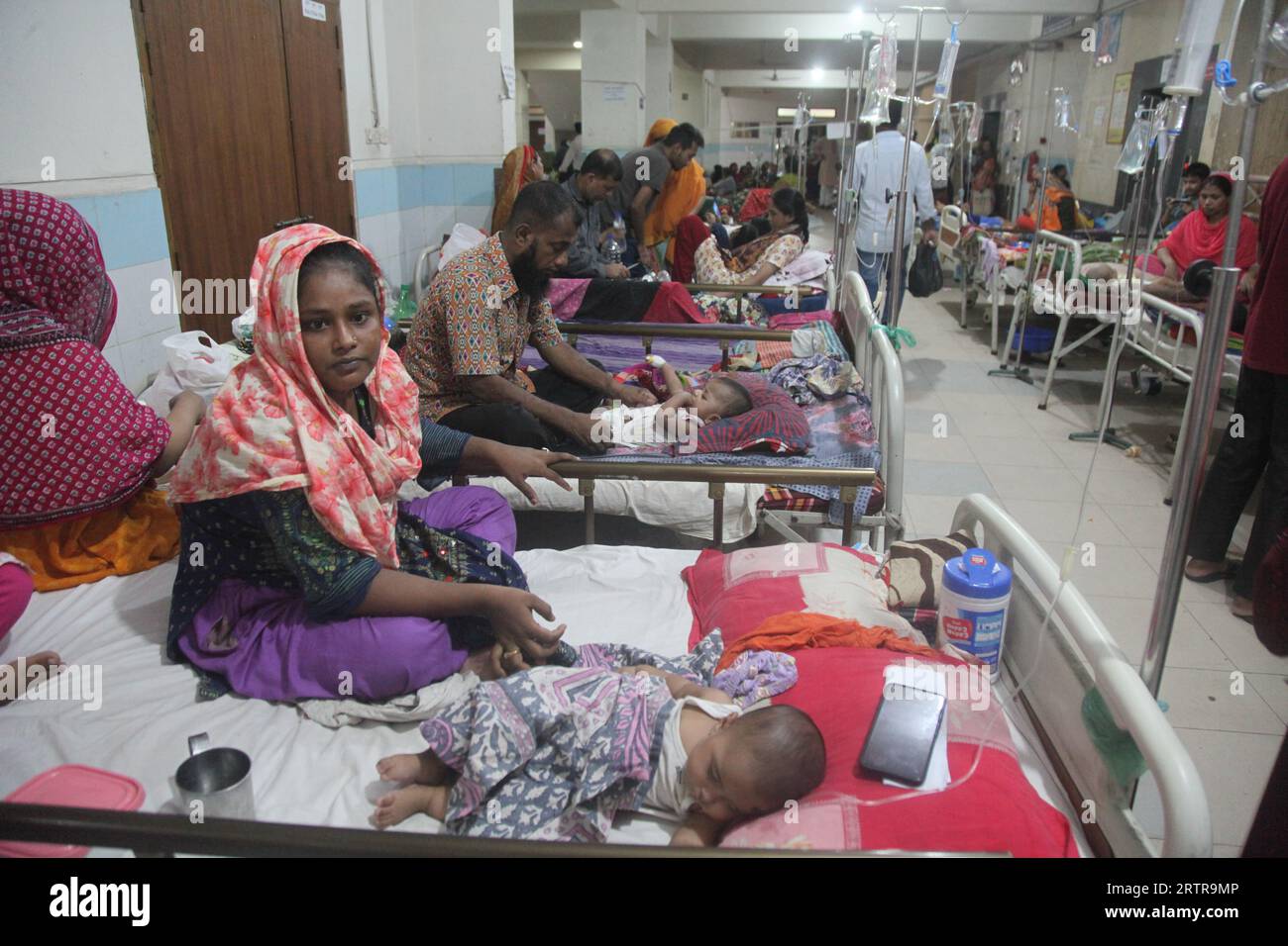 Patients suffering from dengue fever being treated inside the Mugdha ...