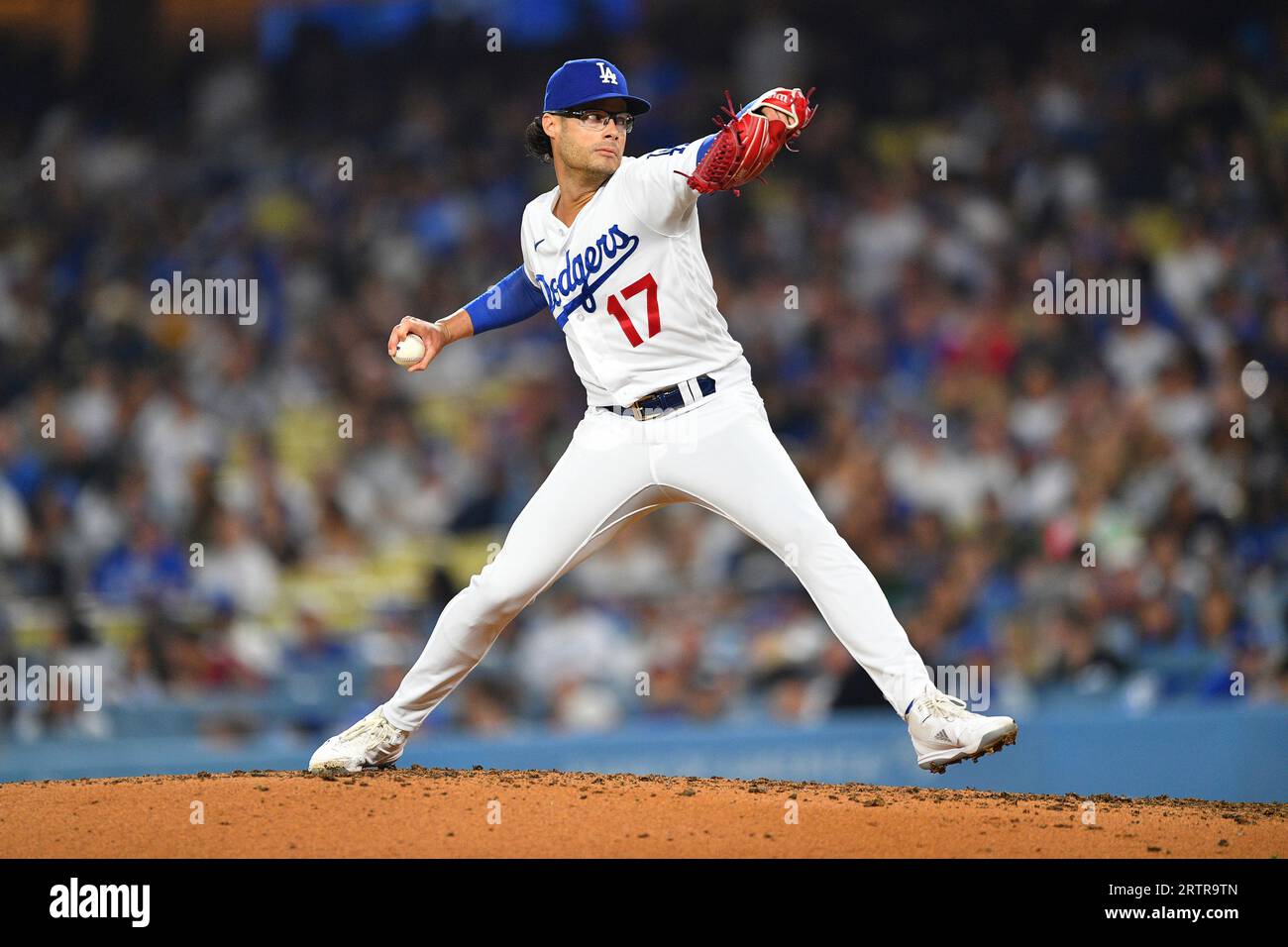 LOS ANGELES, CA - SEPTEMBER 13: Los Angeles Dodgers pitcher Joe Kelly ...