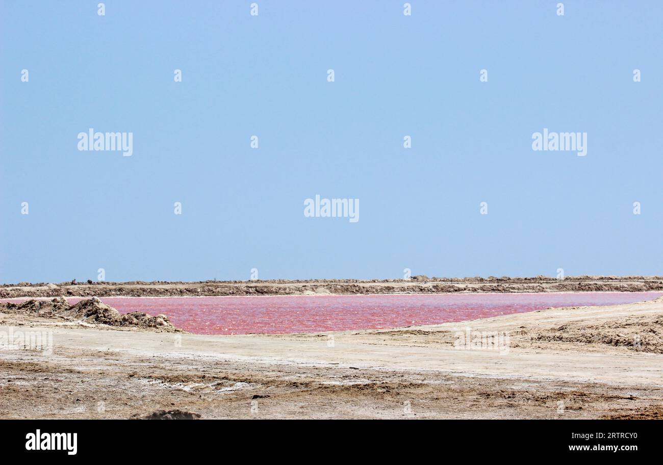 Seawater salt pans hi-res stock photography and images - Alamy