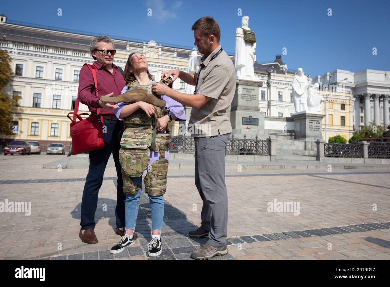Anatomical bulletproof vest hi-res stock photography and images - Alamy